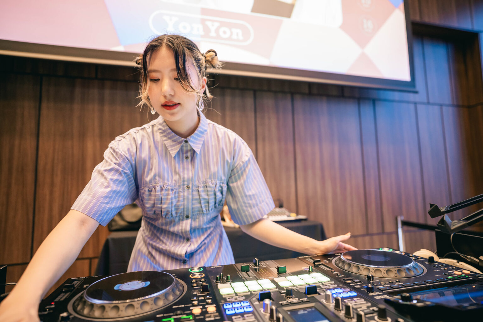 SCRAMBLE MUSIC LOUNGE | SCRAMBLE MUSIC SHOW